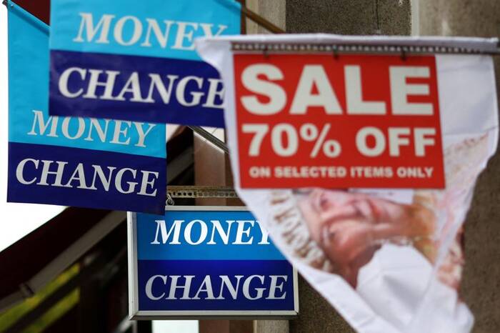 There is a risk that UK ends up in a “doom loop” – economist Julian ...